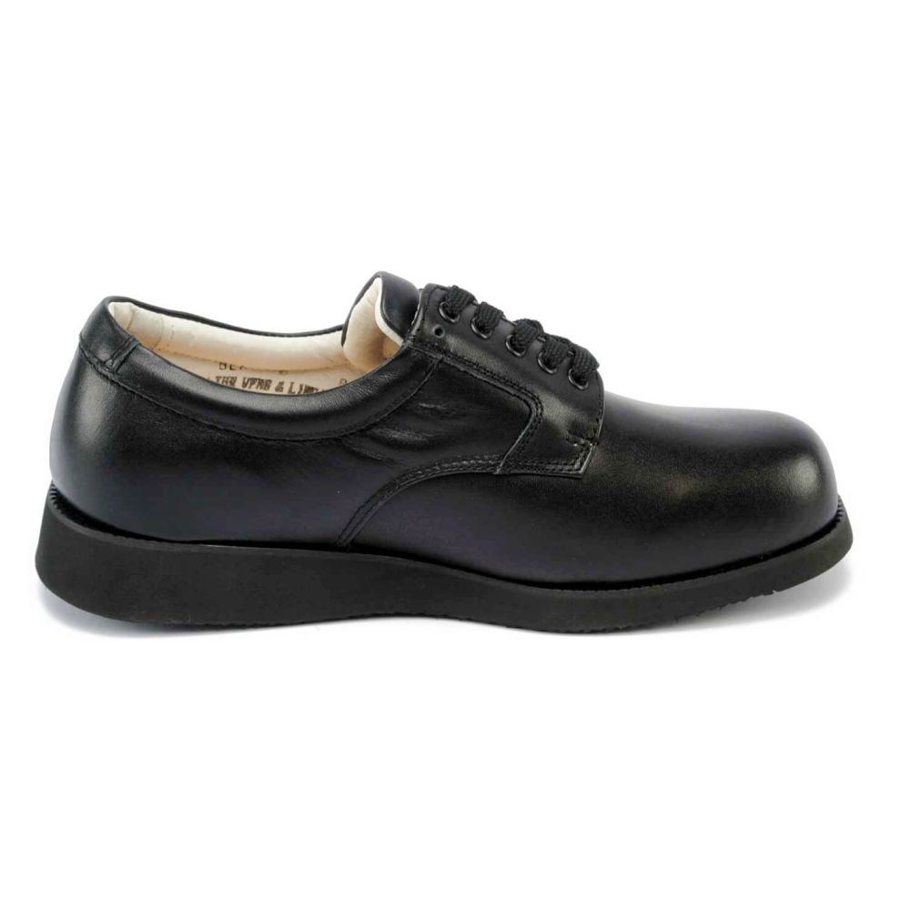 Men's Shoes For AFOs - Accommodates AFO Braces | Flow Feet